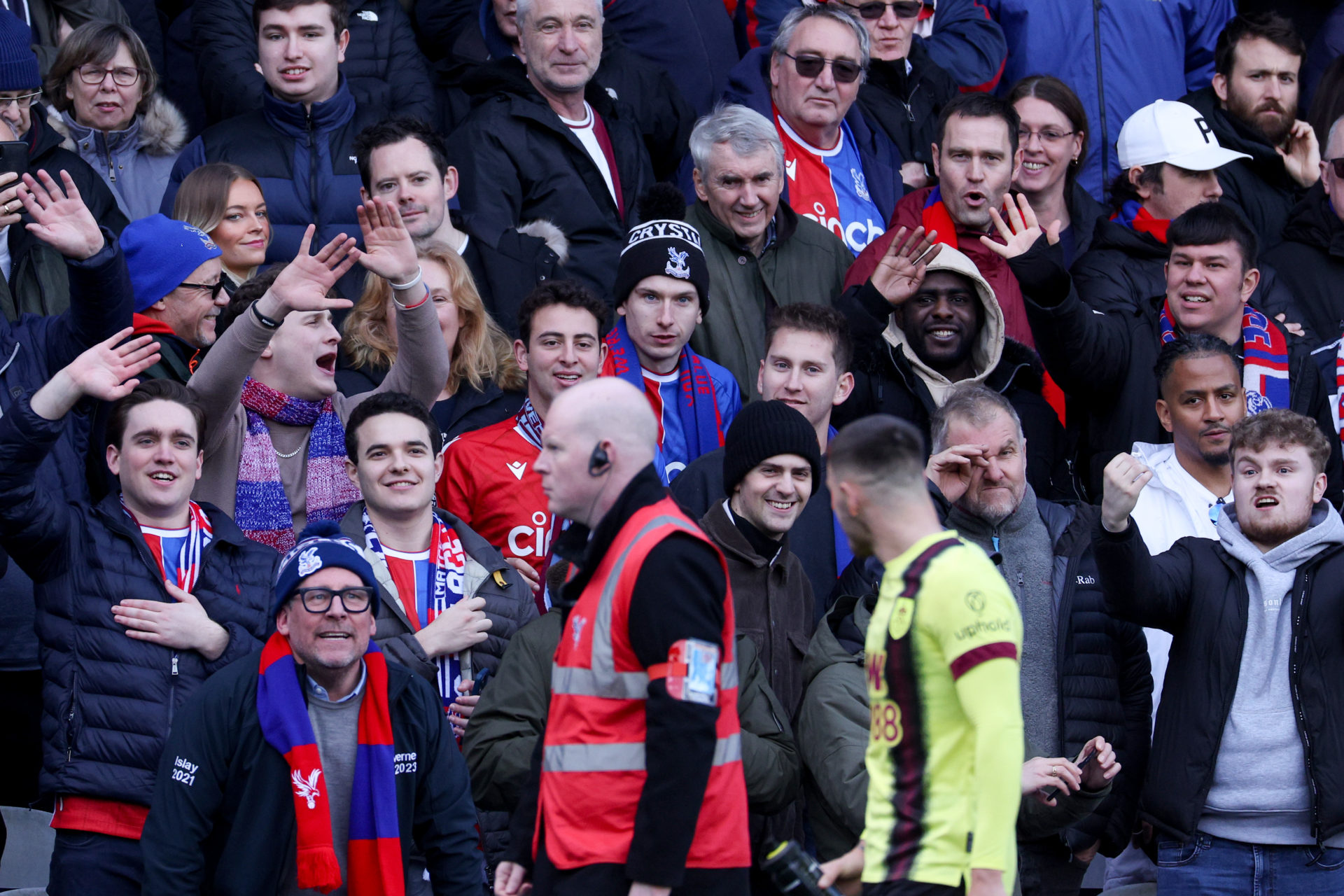 Dermot Gallagher lauds 'great spot' from referee during key moment in ...